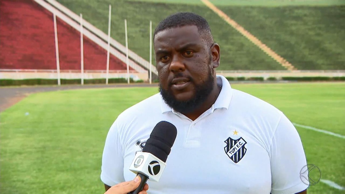 Wesley Assis prepara Tupi sub-20 para Copa do Brasil da categoria | tupi | ge