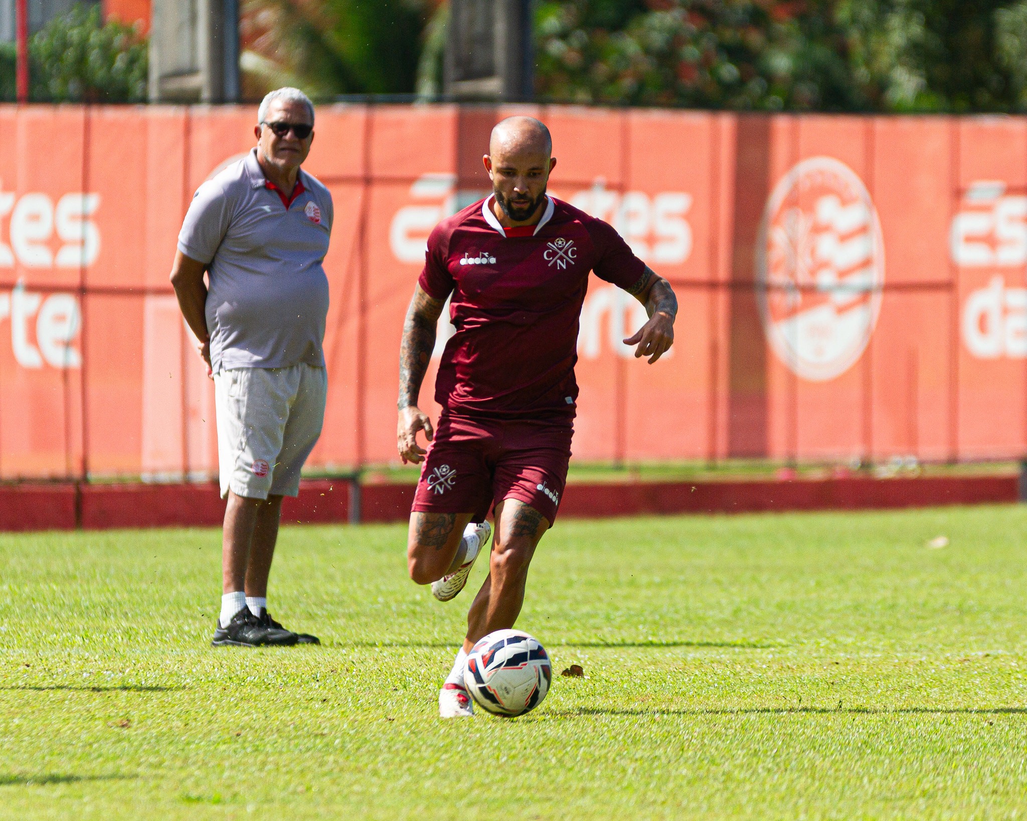 Santa Cruz oficializa a contratação do meia Patrick Allan, ex-Náutico | Ge