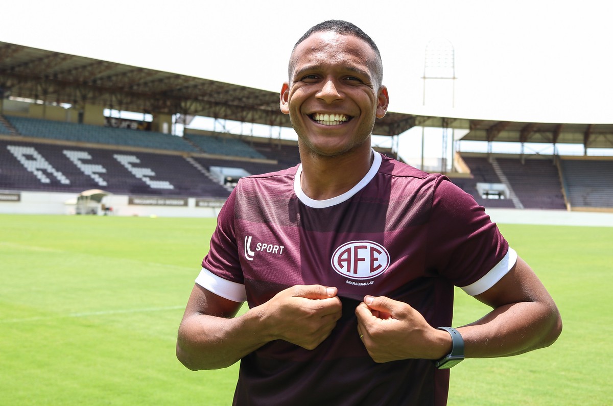 Ferroviária anuncia volante Gabriel Bispo, primeiro reforço da ...