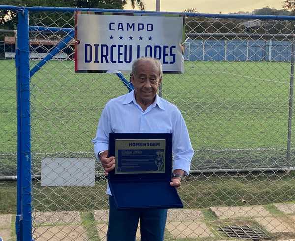 Cruzeiro homenageia Dirceu Lopes e inaugura campo da Toca 1 com ...