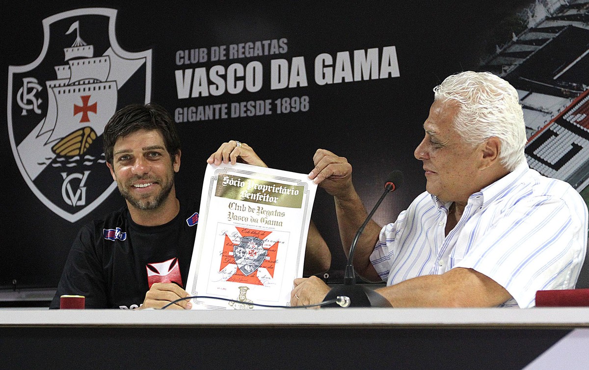 Romário, Edmundo e Juninho: veja homenagens de ex-jogadores a Roberto ...