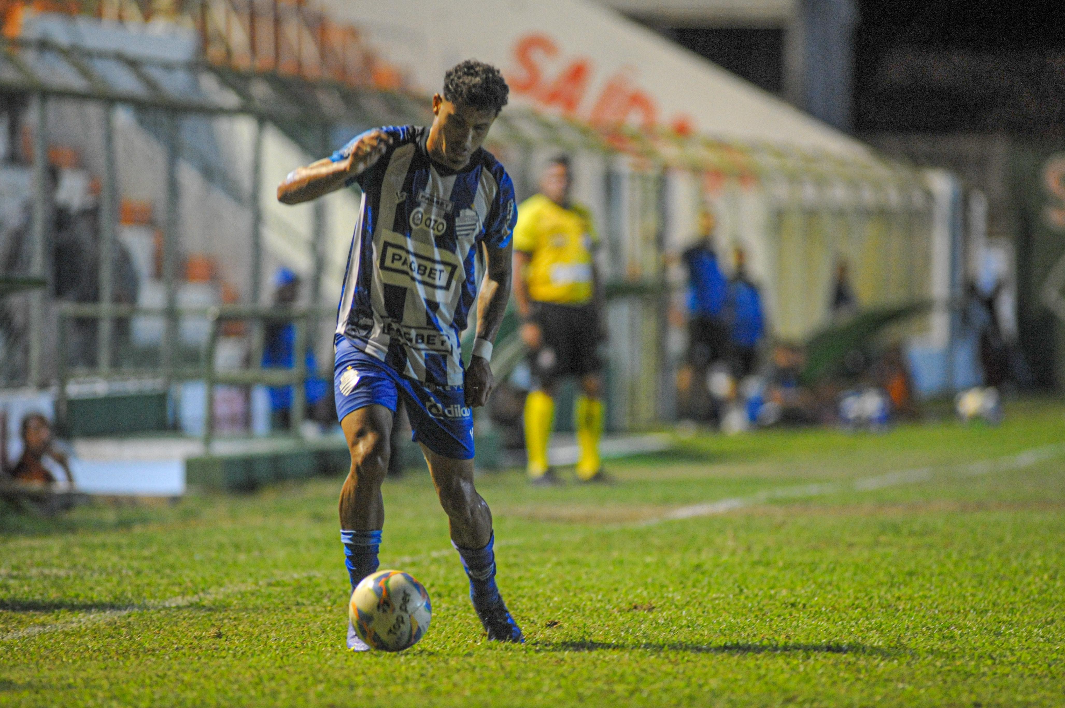 CSA anuncia rescisão de contrato com o lateral Igor Dutra | Ge