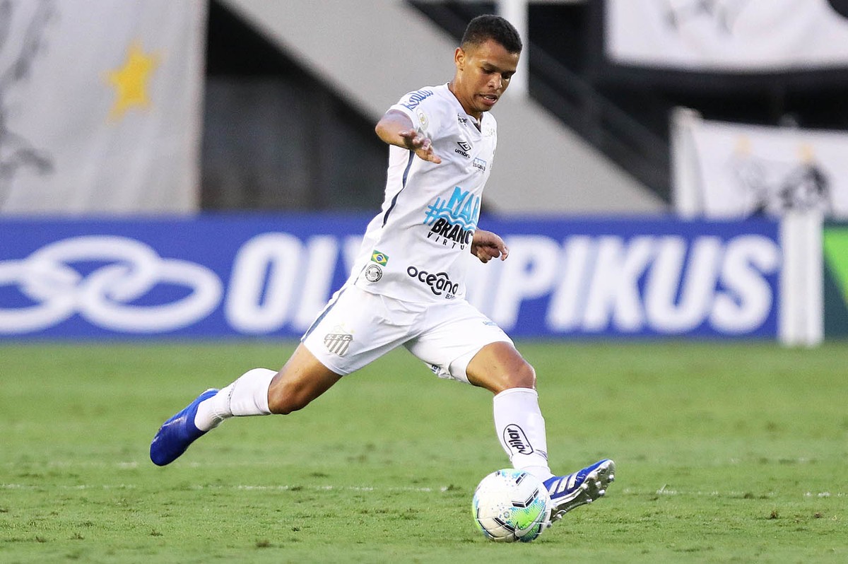 Polivalente, Sandry mira evolução em "todos os aspectos" e não escolhe ...