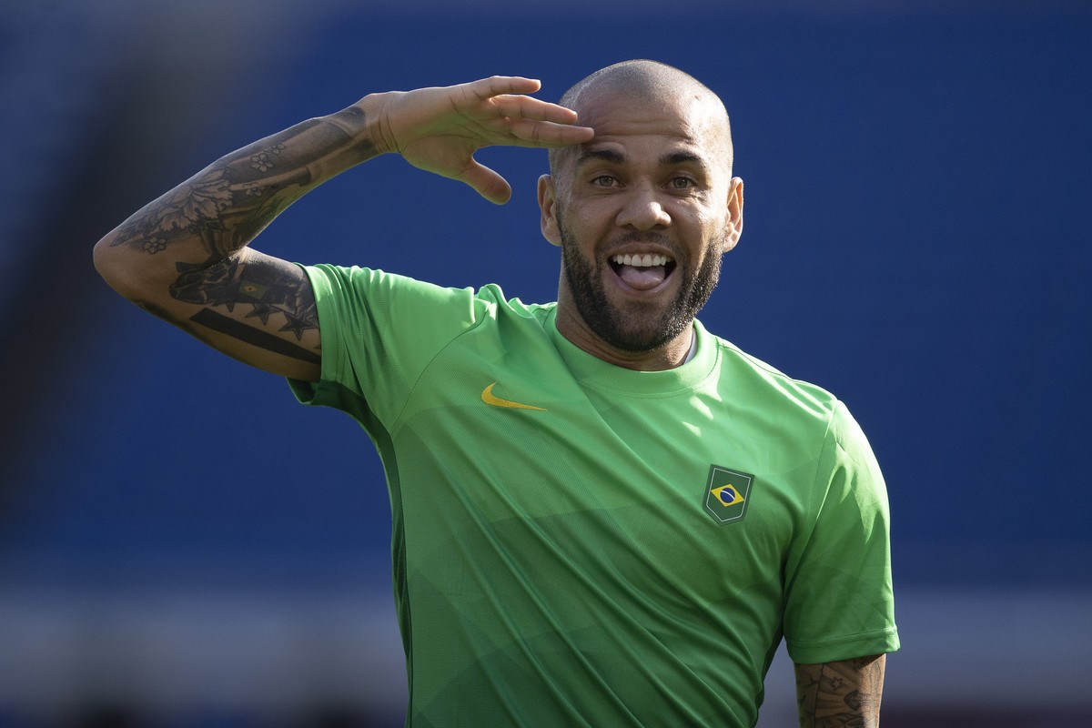 Daniel Alves relembra título da Seleção em 2002 e diz: "História está ...