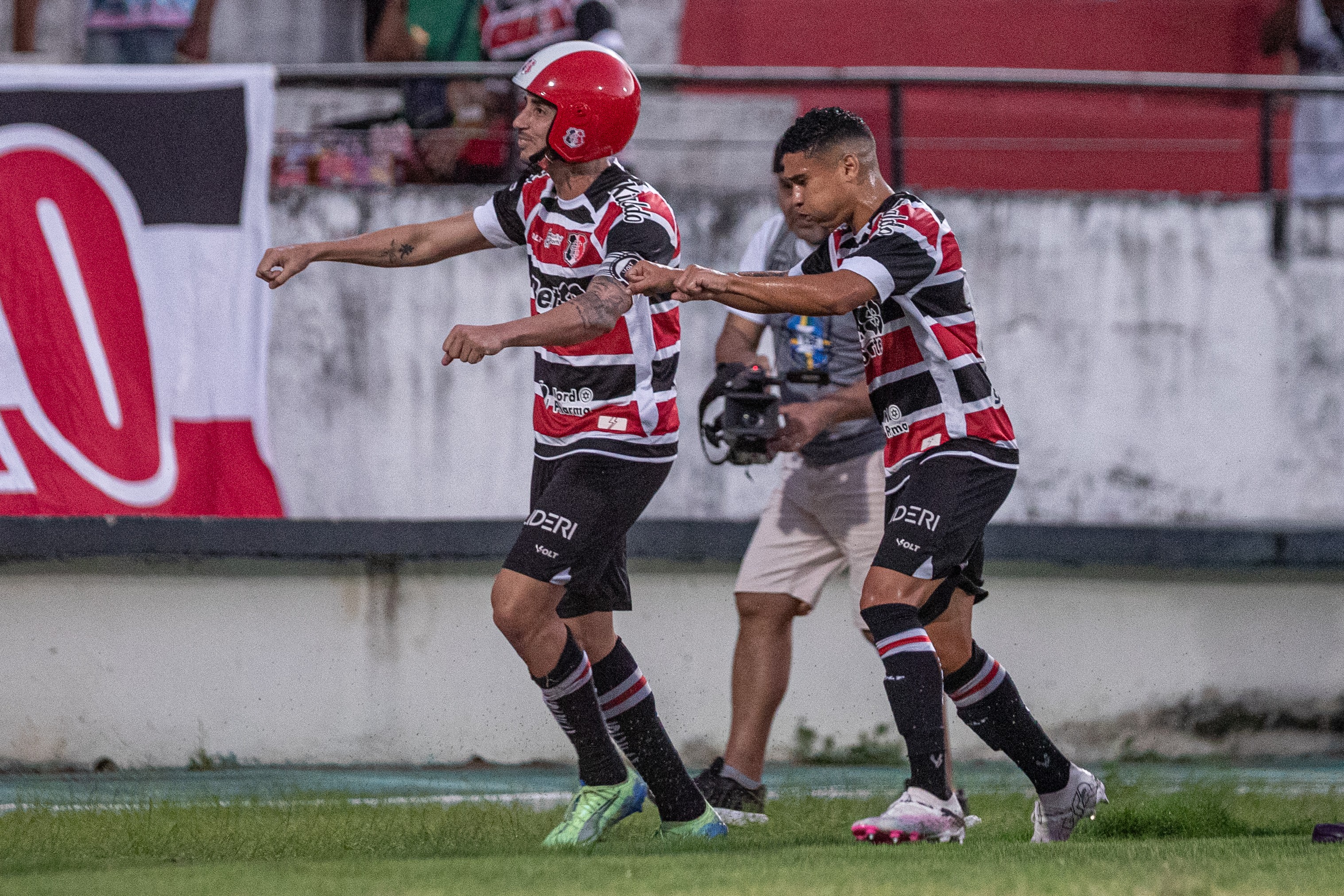 Galhardo cumpre promessa de marcar um gol a cada dois jogos | Ge