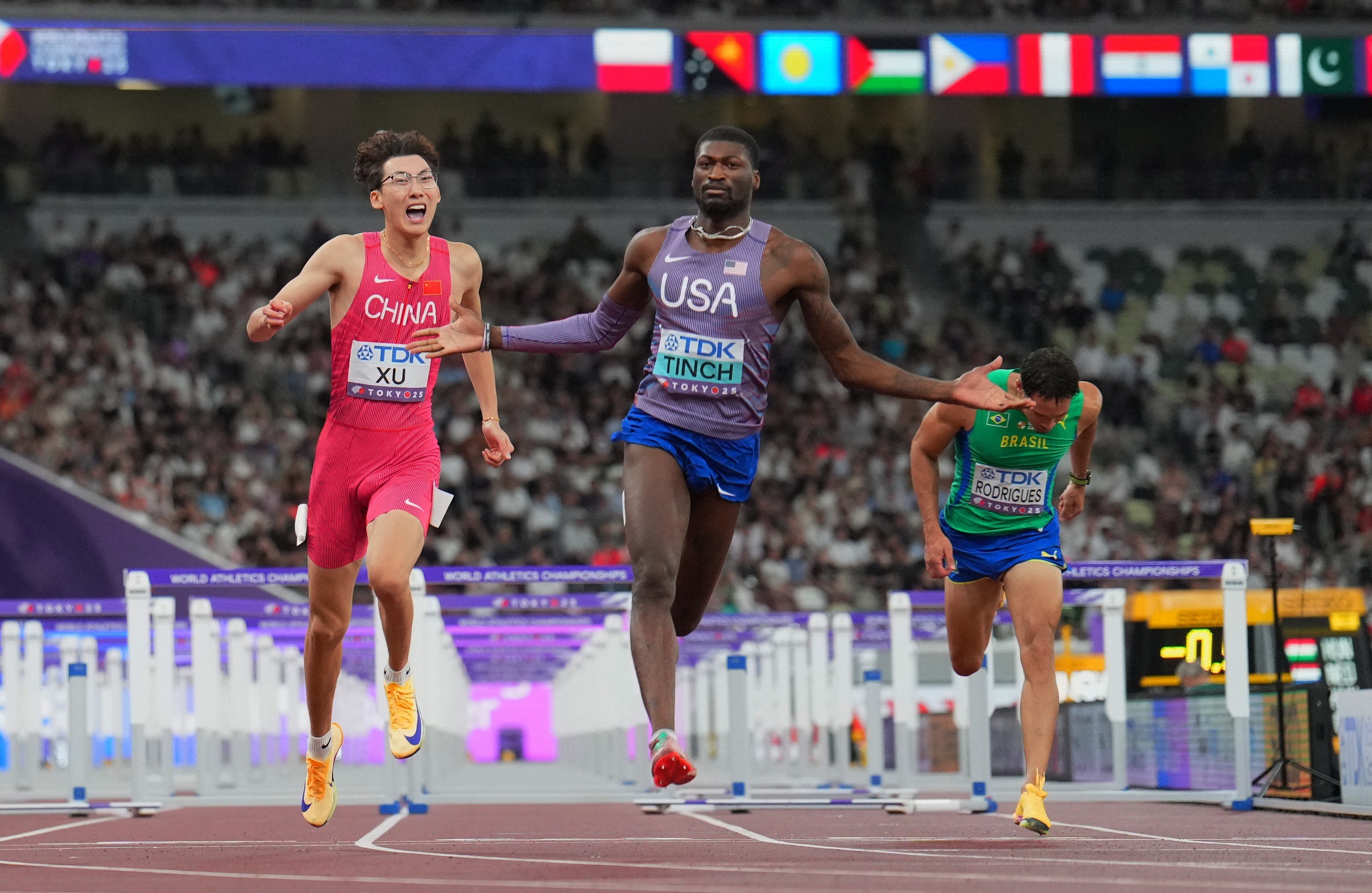 Brasileiros ficam fora da decisão dos 110m com barreiras no Mundial de ...