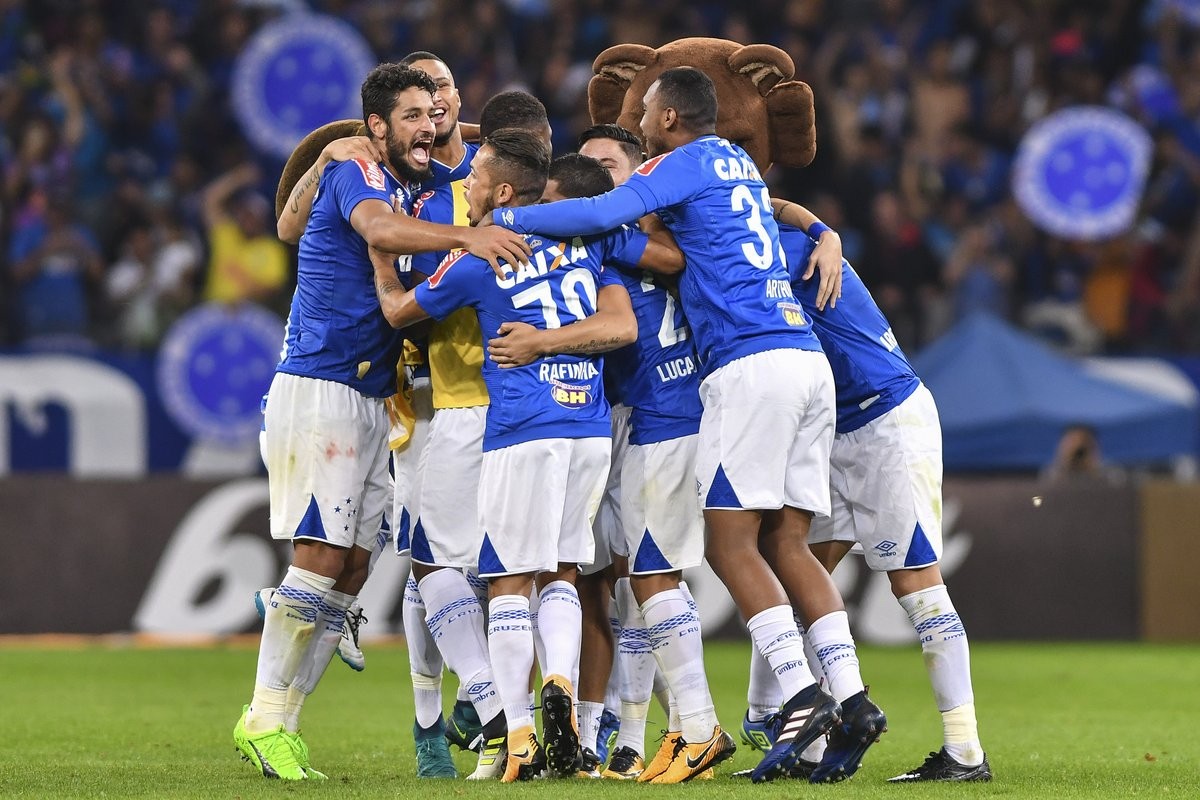 Para esquentar briga pelo título, Cruzeiro busca feito inédito no ...