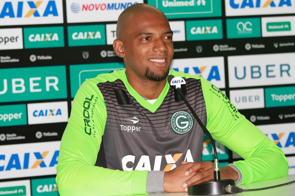 Campeão em 2016, goleiro Marcos celebra momento do Goiás rumo ao G-4 ...