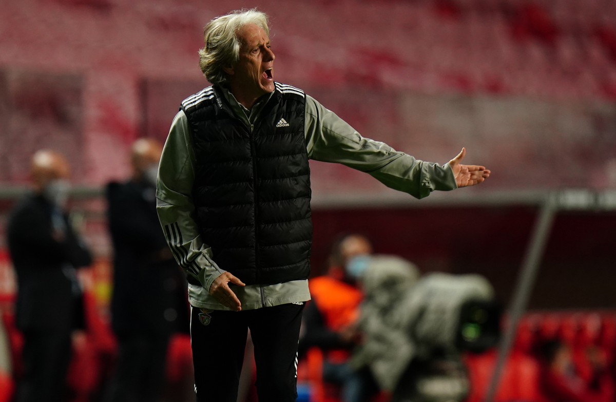 Jorge Jesus se defende de críticas por machismo: "Essa carapuça não me ...