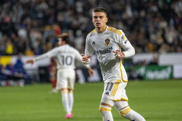 Gols de Gabriel Pec no LA Galaxy rendem mais de R$ 200 mil em bônus ...