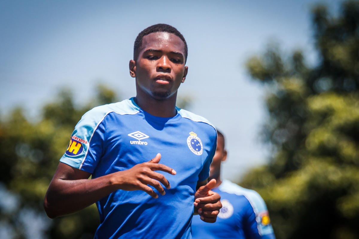 Cacá deixa episódio com maconha para trás e dá volta por cima no ...