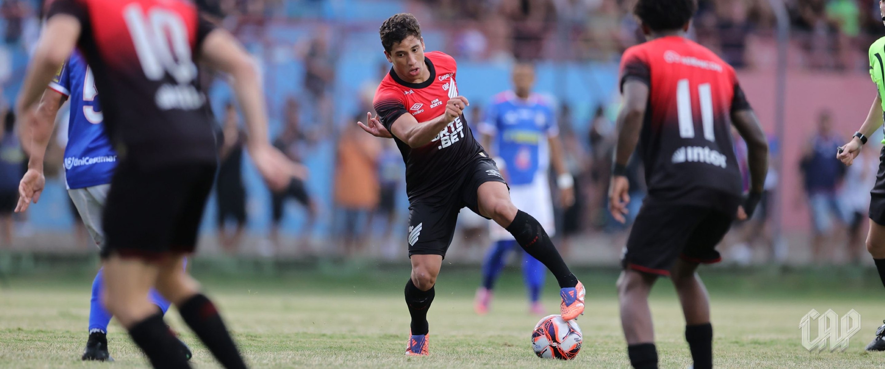 Análise: jovens do Athletico têm maturidade em cenário adverso | Ge