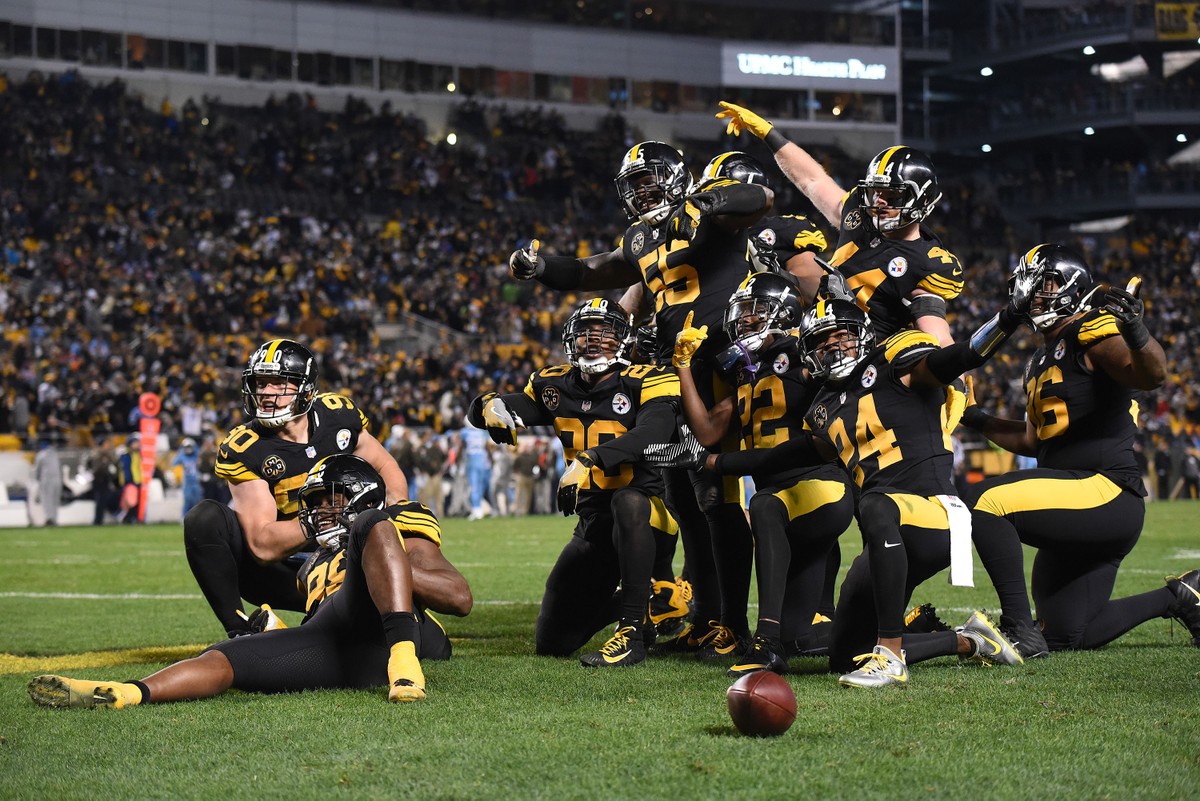 Steelers atropelam no fim, vencem os Titans e seguem sobrando na ...