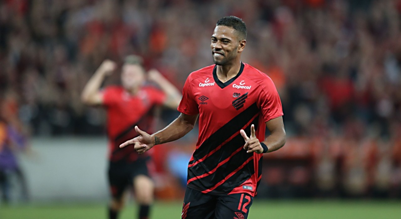 Mais um: Zenit entra na briga por Renan Lodi e oferece 21 milhões de ...