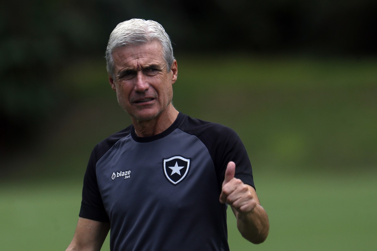 Chegada de Luís Castro freia dança das cadeiras no Botafogo | botafogo | ge