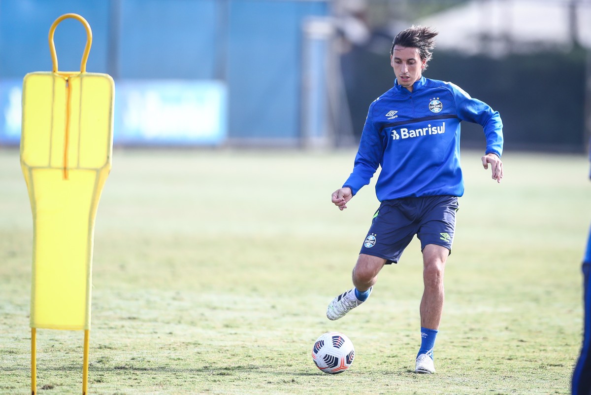 Geromel volta após três meses, estreia na temporada e busca consolidar ...