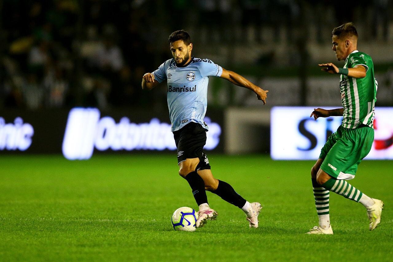 Conheça a trajetória de Juninho Capixaba, lateral que está perto de ...