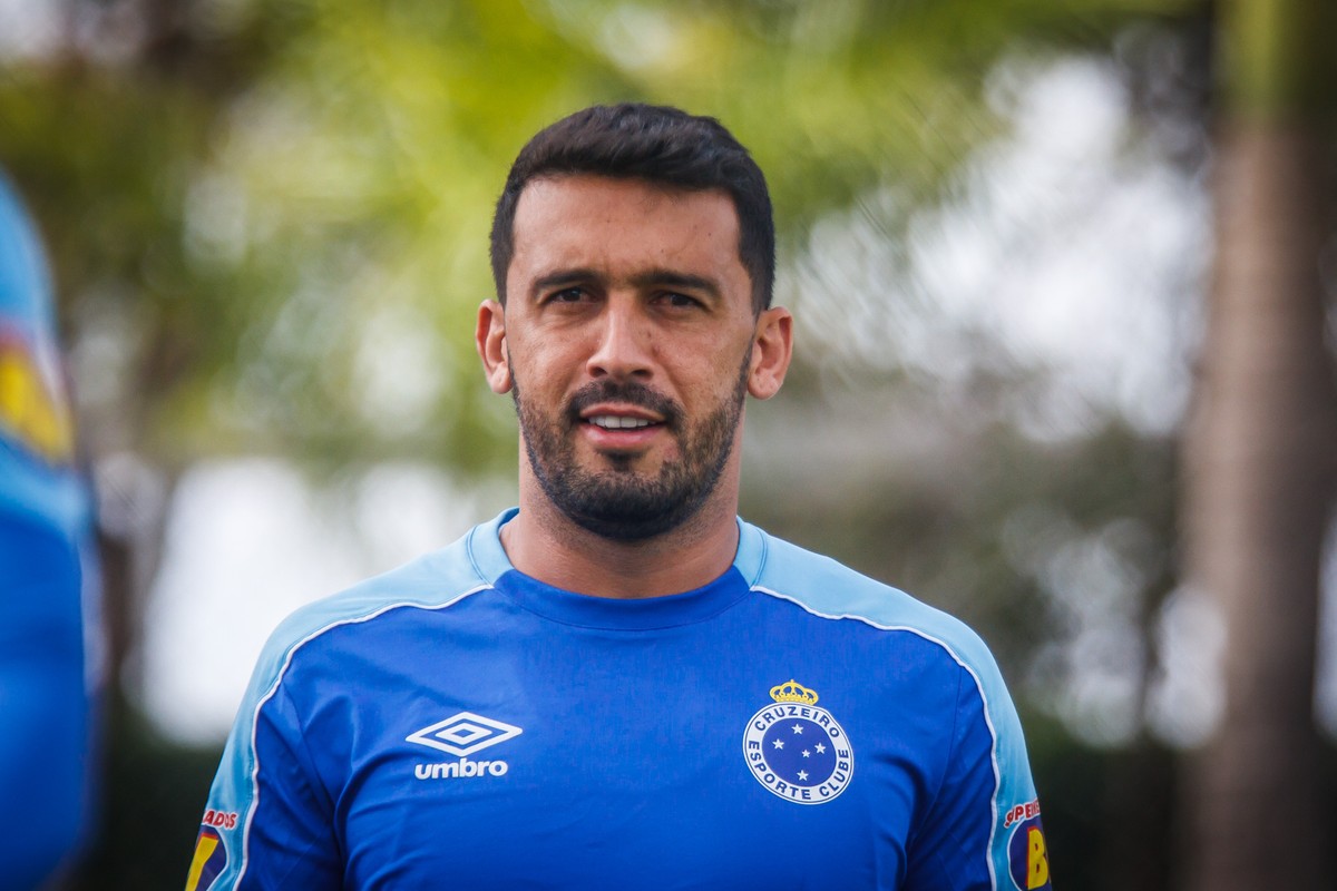 Em novo momento no Cruzeiro, Edilson busca titularidade e opina sobre ...