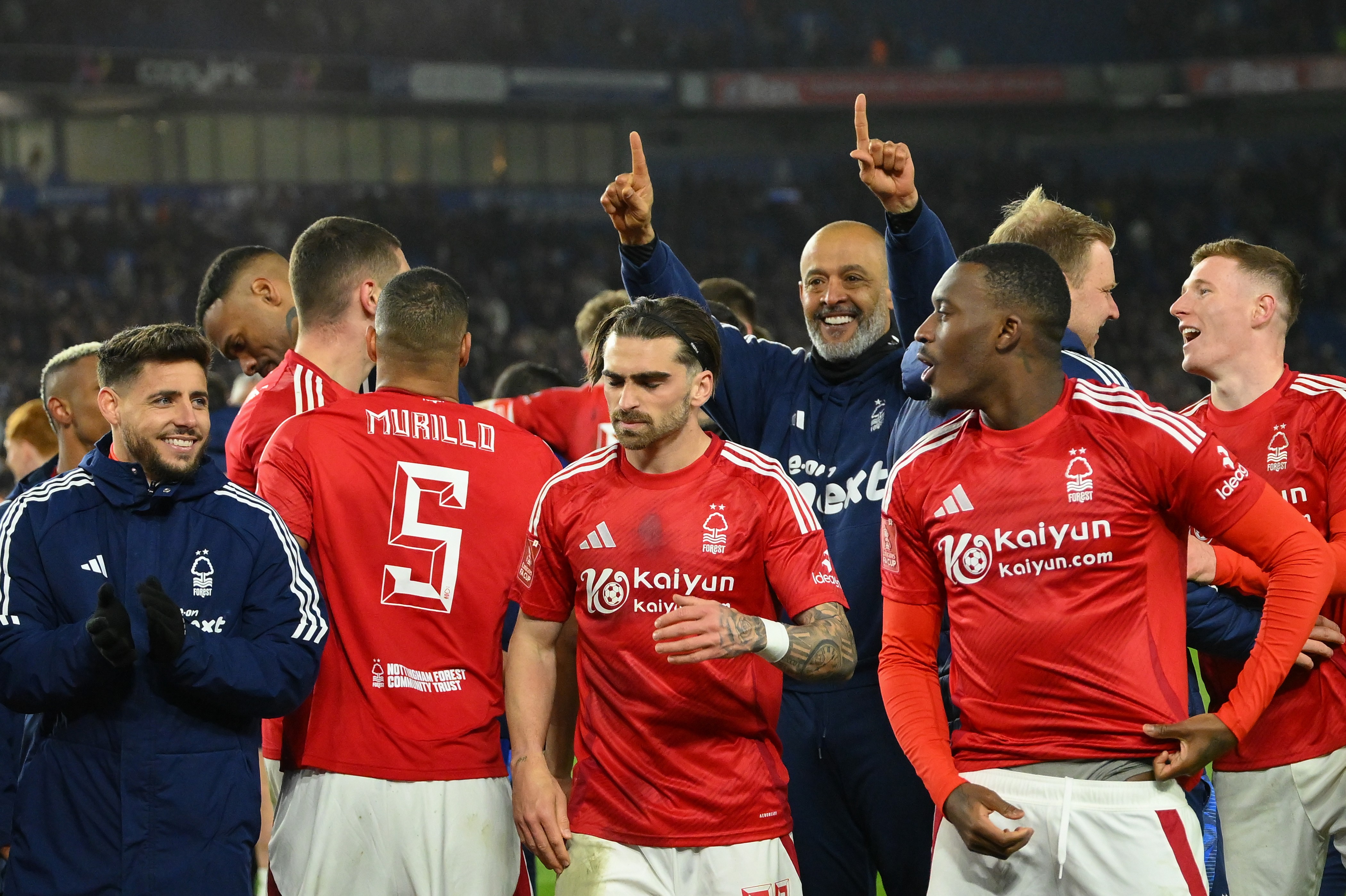 Premier League: Supercomputador projeta vagas na Champions para City ...