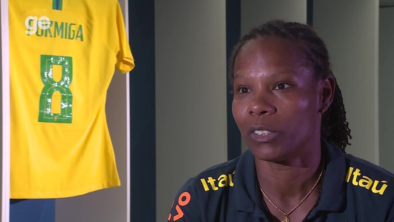 Formiga Formidável: a incrível história da brasileira que joga há mais ...