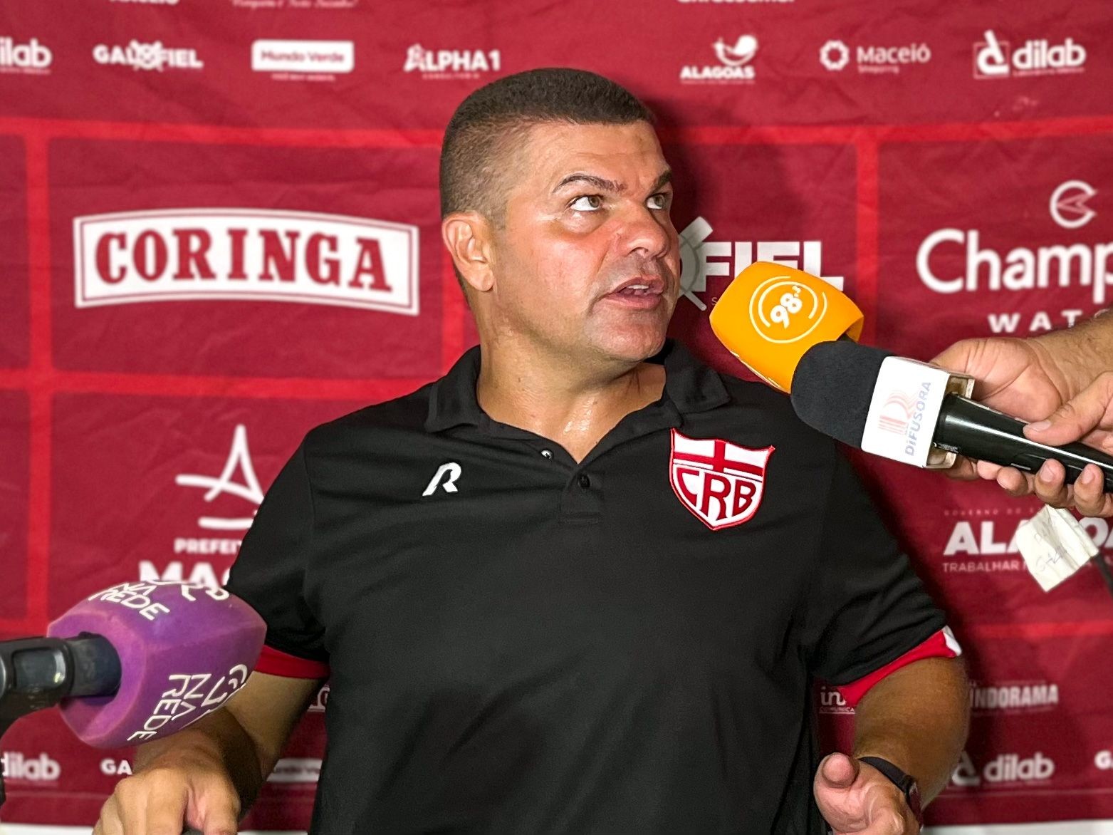 Louzer comemora vitória do CRB sobre o ASA: "Esse tipo de jogo traz casca"