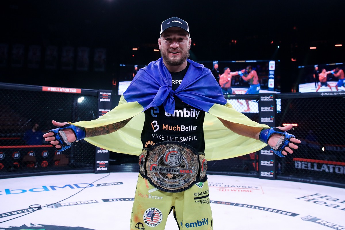 Campeão do Bellator promete defender a Ucrânia "como puder" | combate | ge