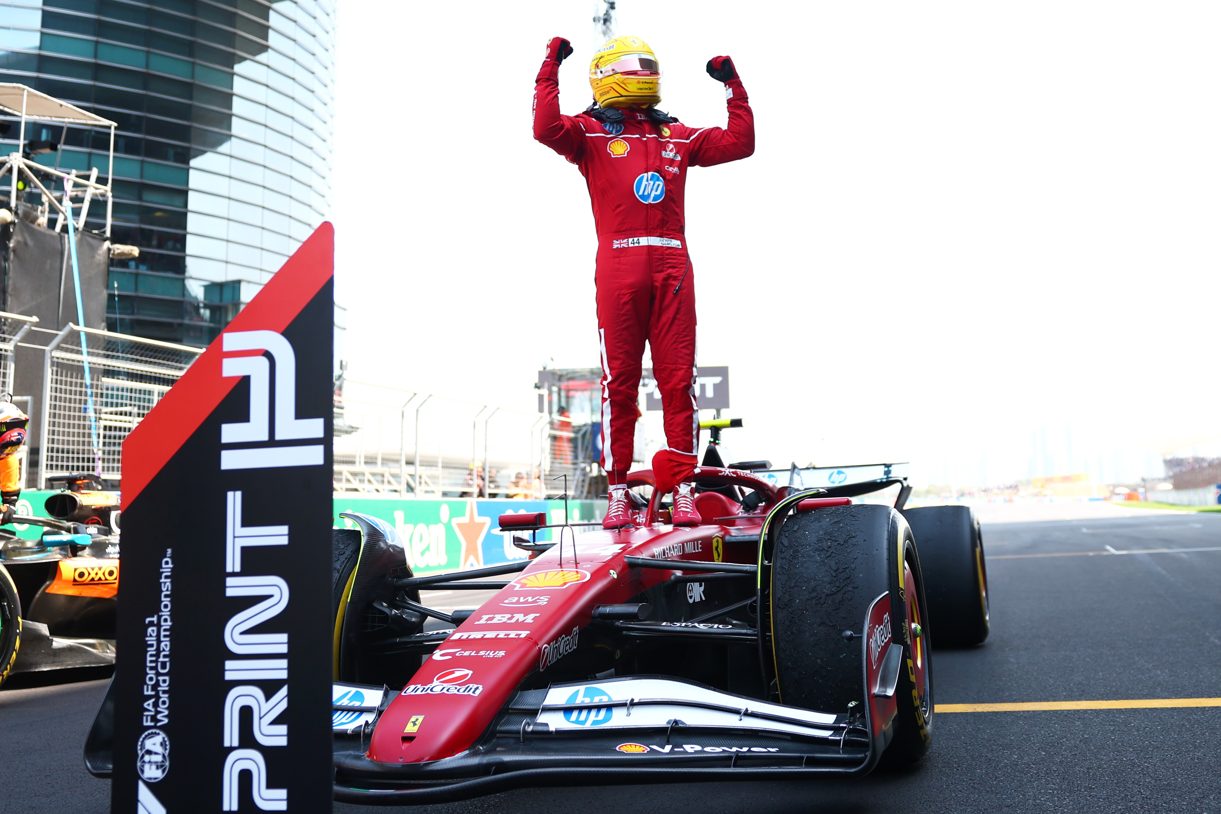 Lewis Hamilton e o início na Ferrari: responsabilidade ou engajamento? | Ge
