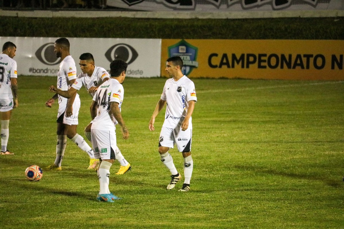 Daniel comemora primeiro gol pelo ABC: 