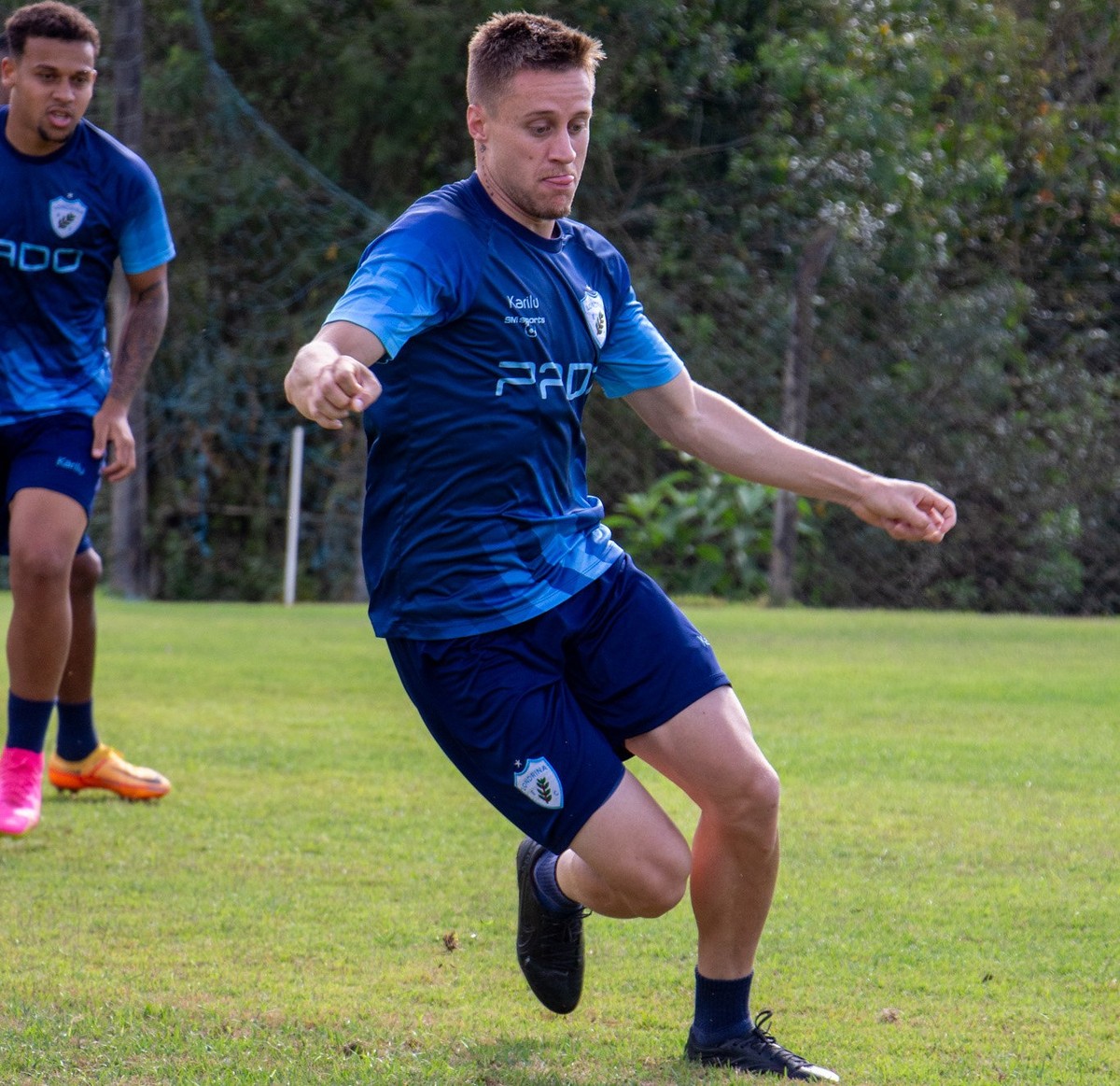 Ariel busca espaço como titular no Londrina e aposta em versatilidade ...