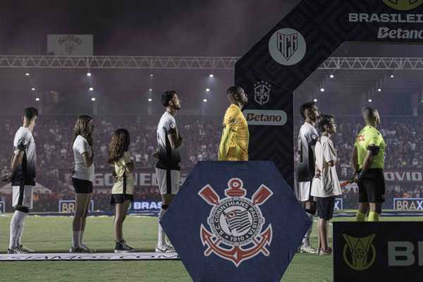 Atuações do Corinthians: Carlos Miguel e Yuri brilham, e pênalti de ...