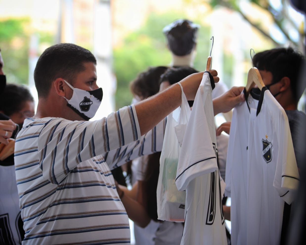ABC inaugura loja da marca própria e inicia venda de novos uniformes | Ge