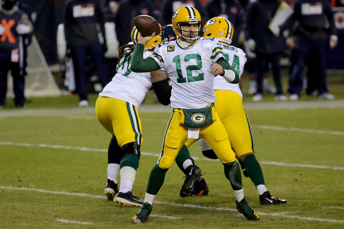 Liderados por Aaron Rodgers, Packers vencem Bears e garantem primeira ...