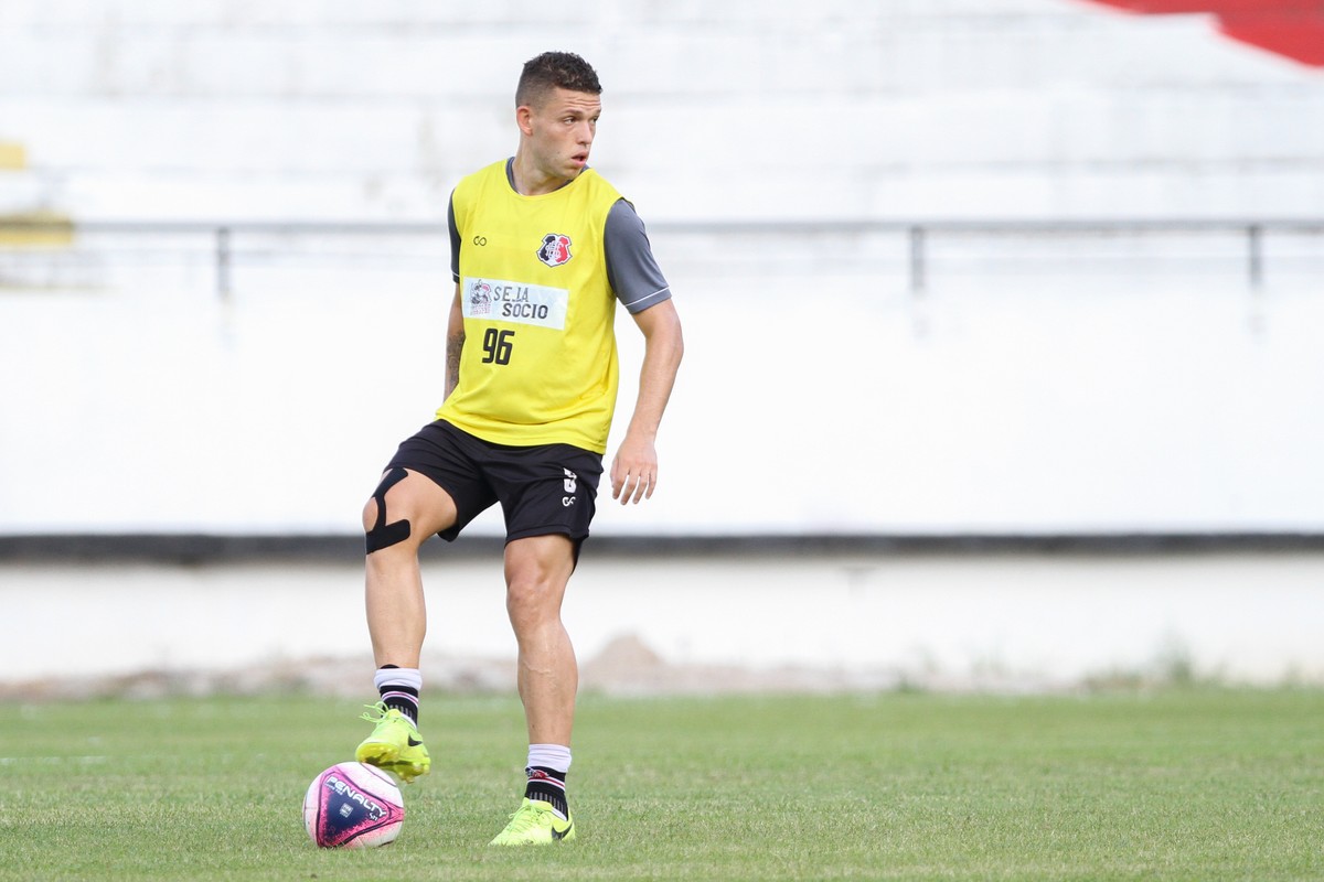 Atacante Jonathan Bryan precisa intensificar treinos para estrear pelo ...