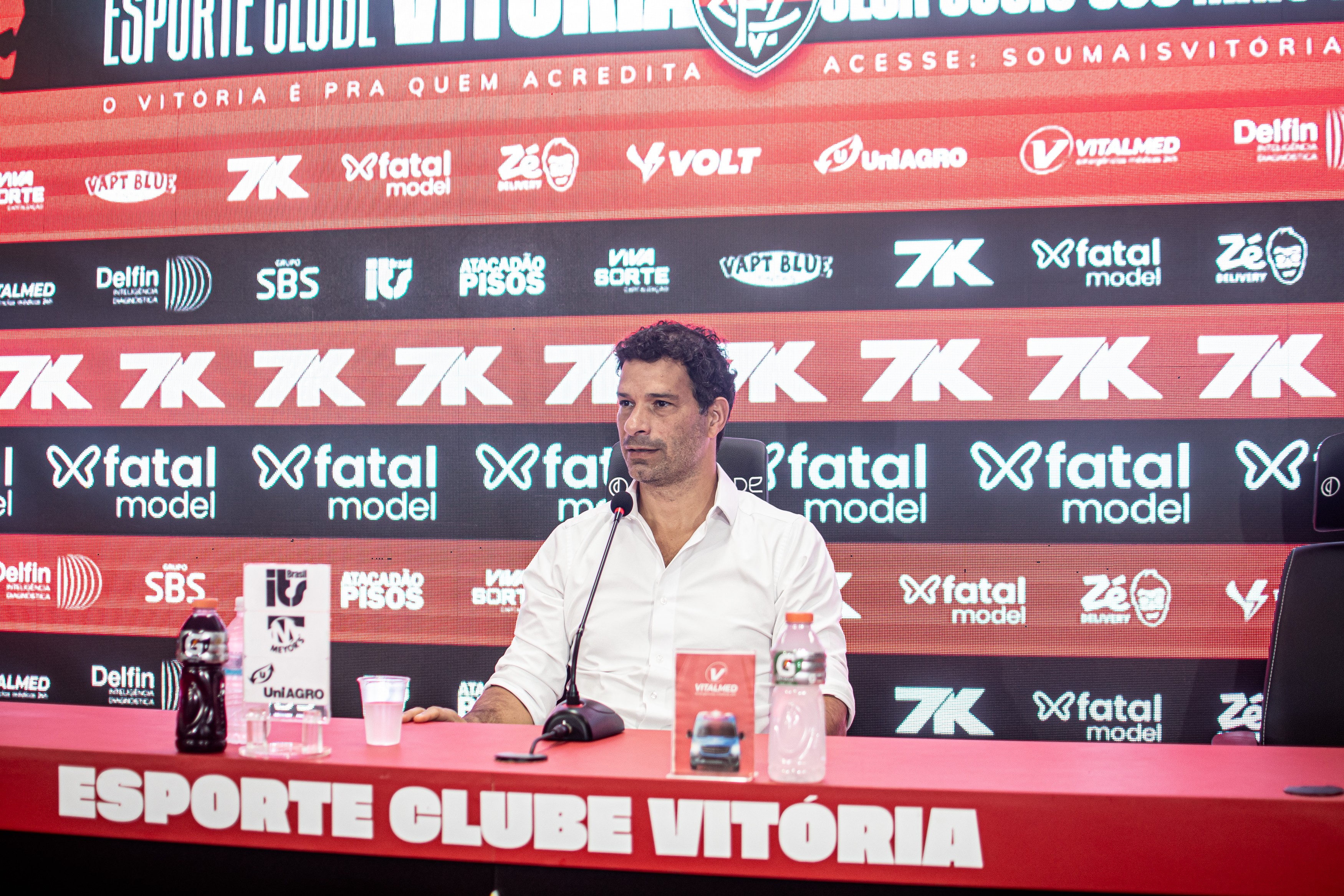 Diretor do Vitória detona árbitro estreante | Ge