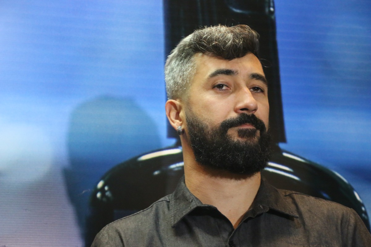 Barba, cabelo e... família: Douglas supera lesão com negócios e ...