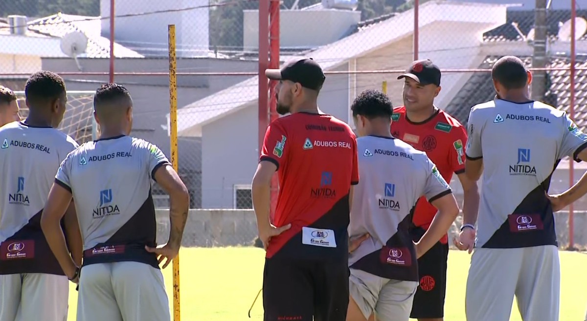 Roger Silva Prepara Pouso Alegre Para Sequência Fora E Contra