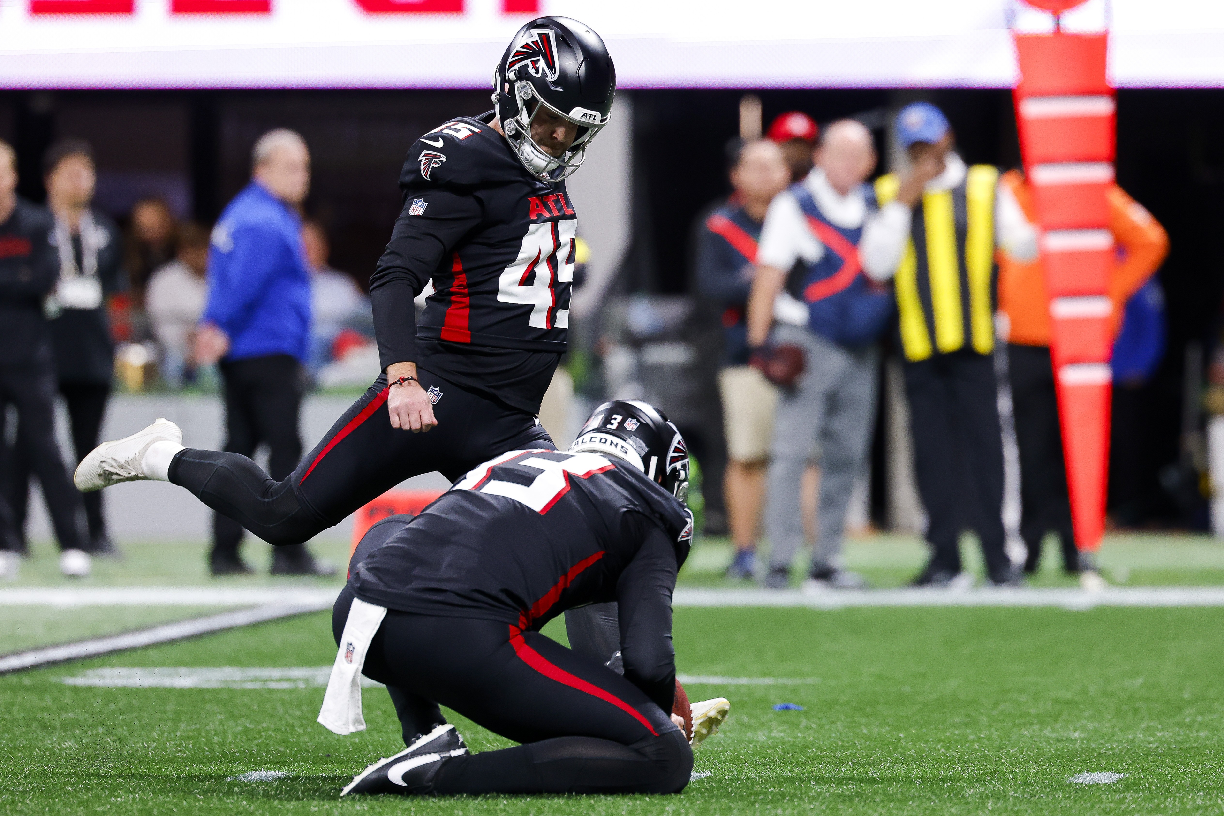 NFL: Falcons conseguem virada e vencem Bucs com field goal no fim | Ge