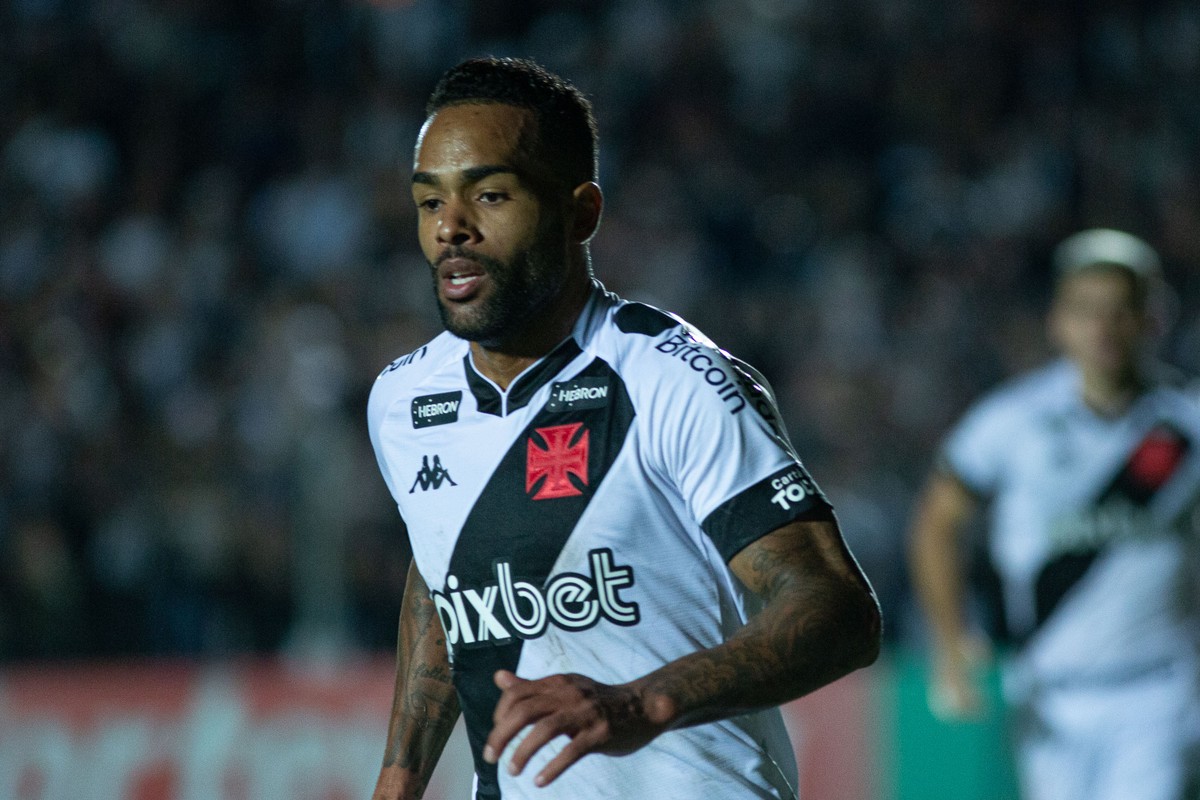 Alex Teixeira é decisivo no Vasco e encerra o maior jejum de gols de ...