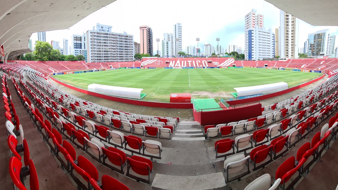 Com quatro reforços ainda para estrear, técnico comemora "ganho de ...