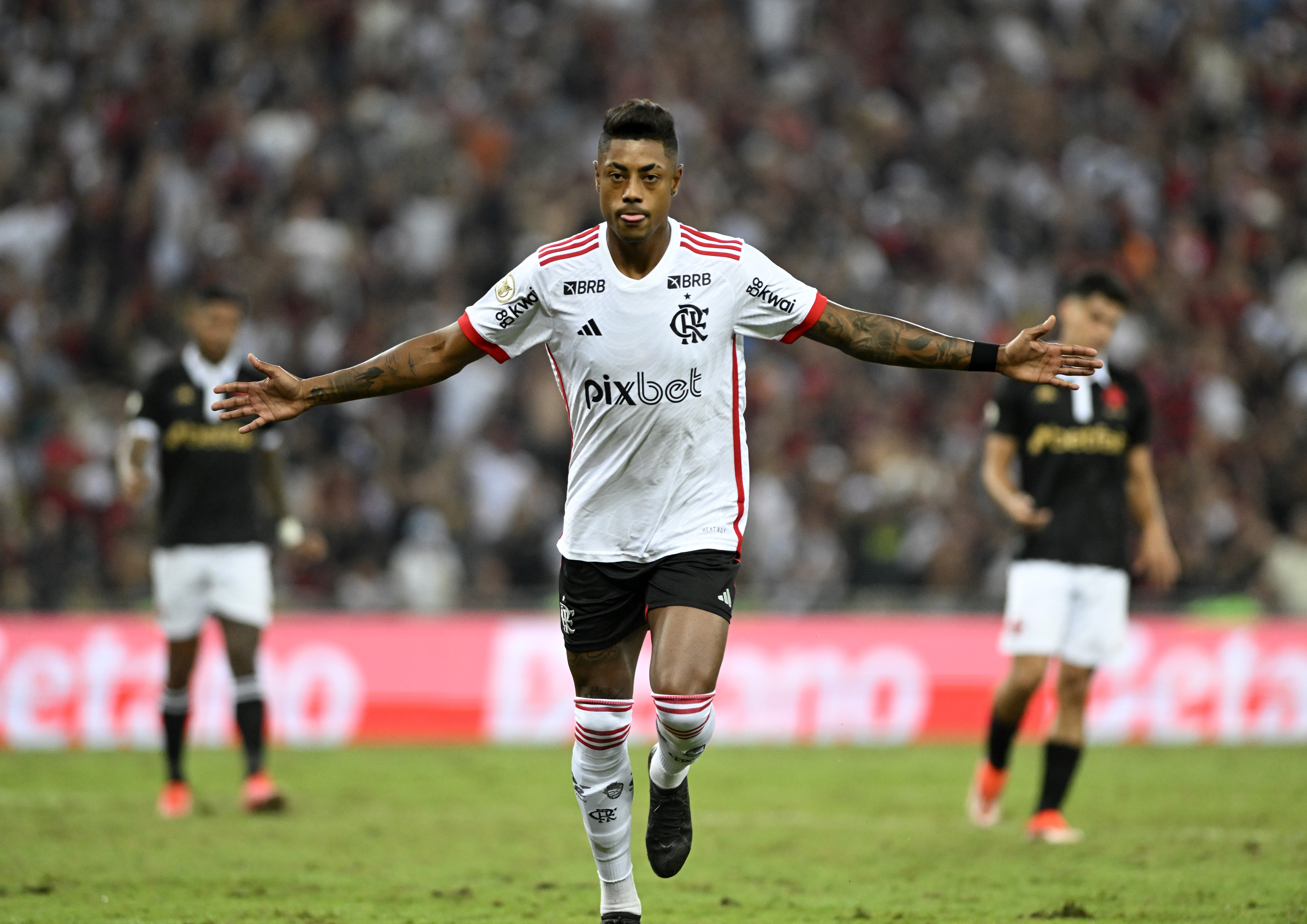 Flamengo aplica sua maior goleada sobre o Vasco na história