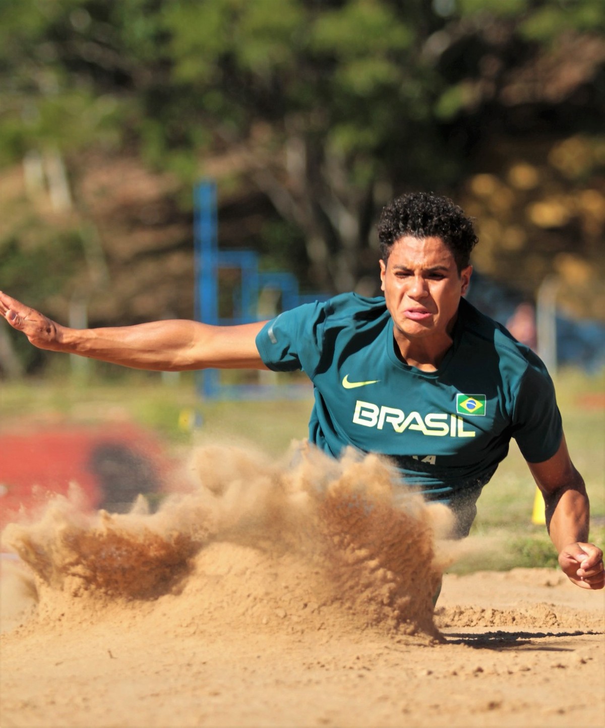 Estreia na seleção principal é vista de forma leve por saltador de 18 ...