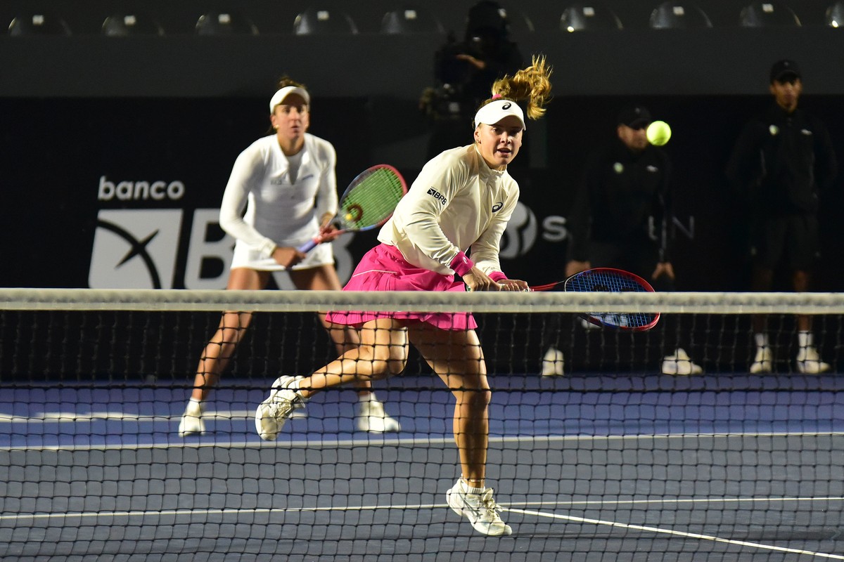 Ingrid Martins e Laura Pigossi batem dupla adversária e estão na final ...