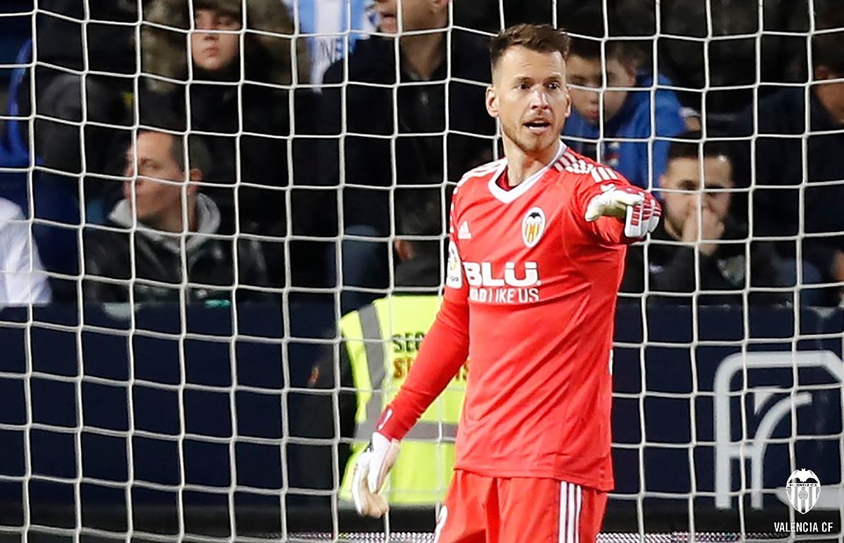 Barcelona anuncia a contratação do goleiro brasileiro Neto junto ao ...