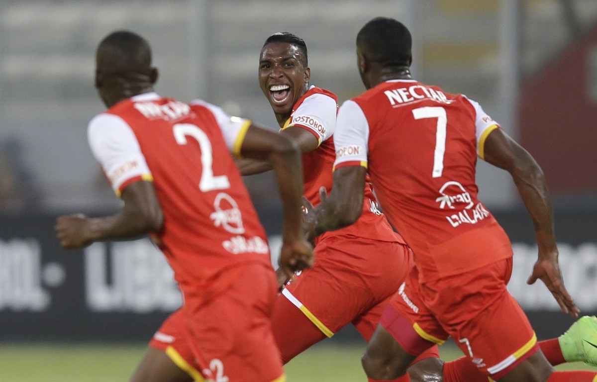 Capital FC contrata os colombianos Arango e Héctor para a Série D | capital fc | ge