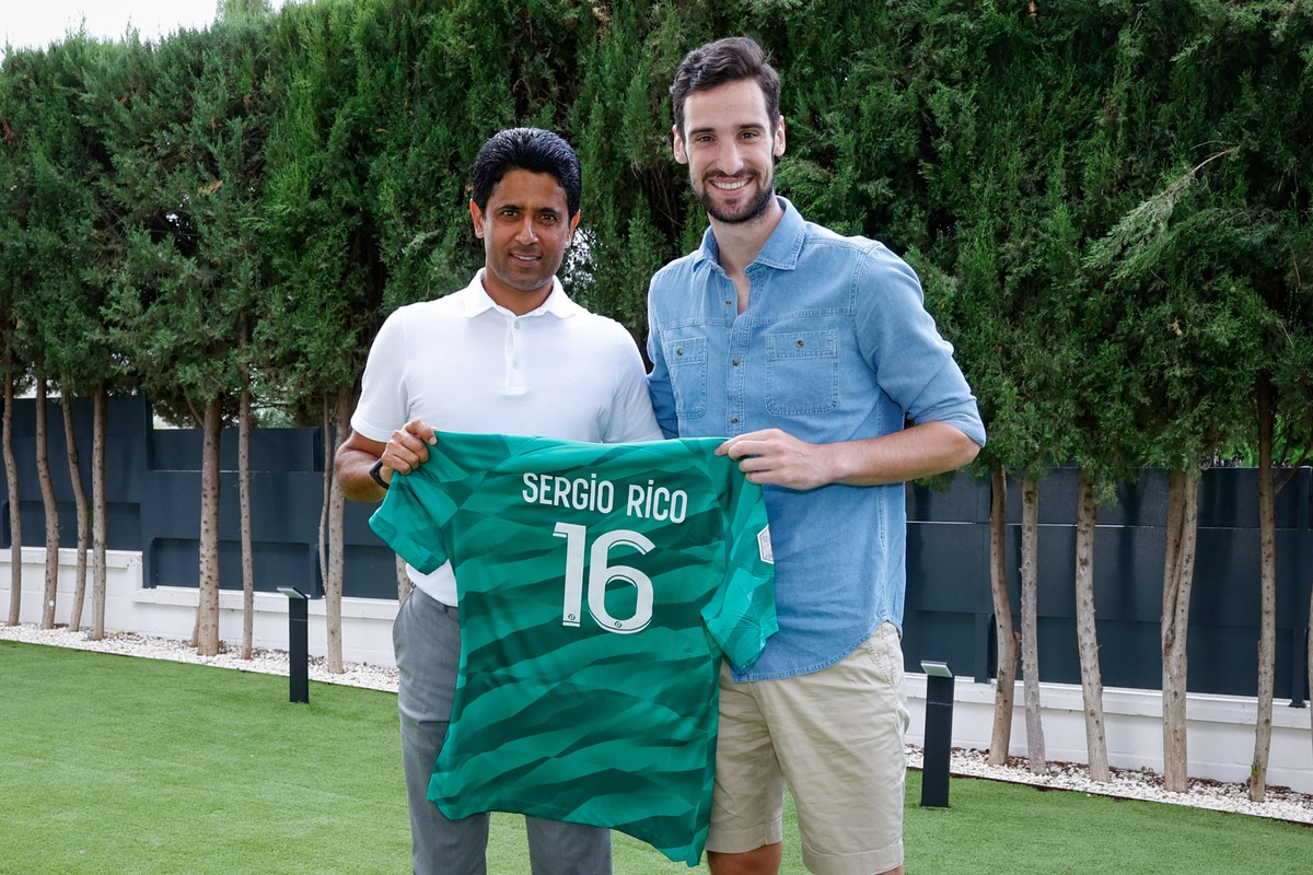 Após acidente grave, Sergio Rico será homenageado pelo PSG na volta ao ...
