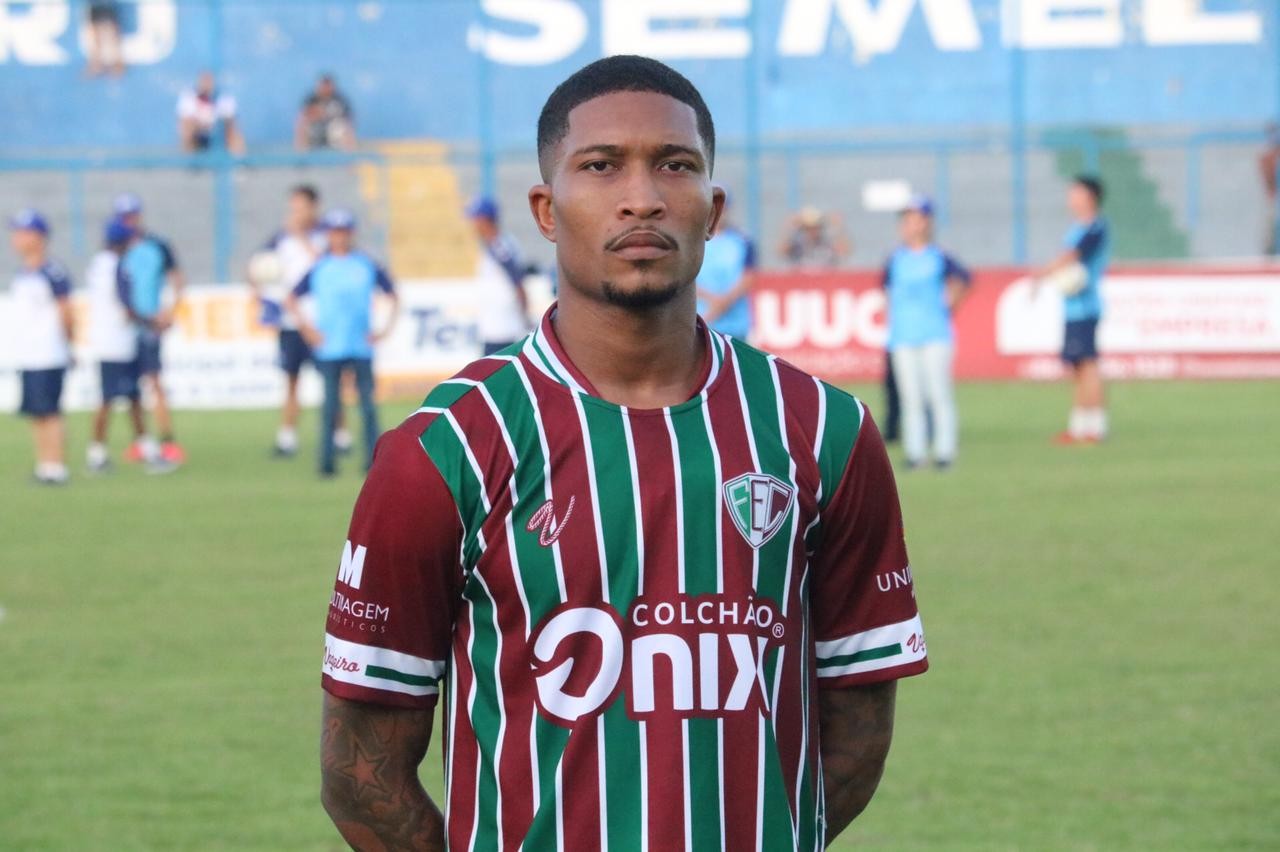 "Super Mário", artilheiro do país no 1º semestre, fica no Brasil por ...