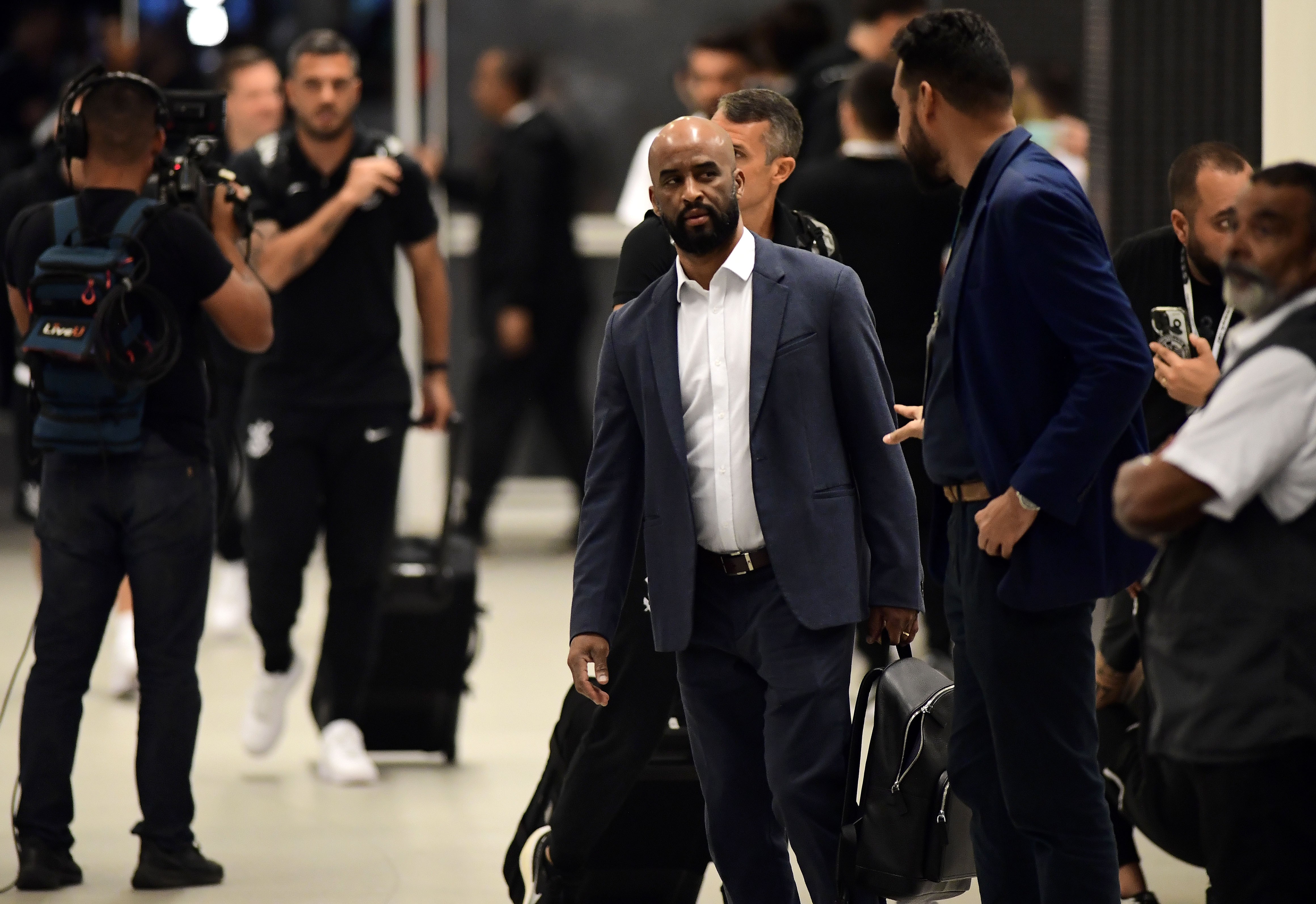 Bastidores: Corinthians aumenta staff e fortalece apoio ao elenco em ...