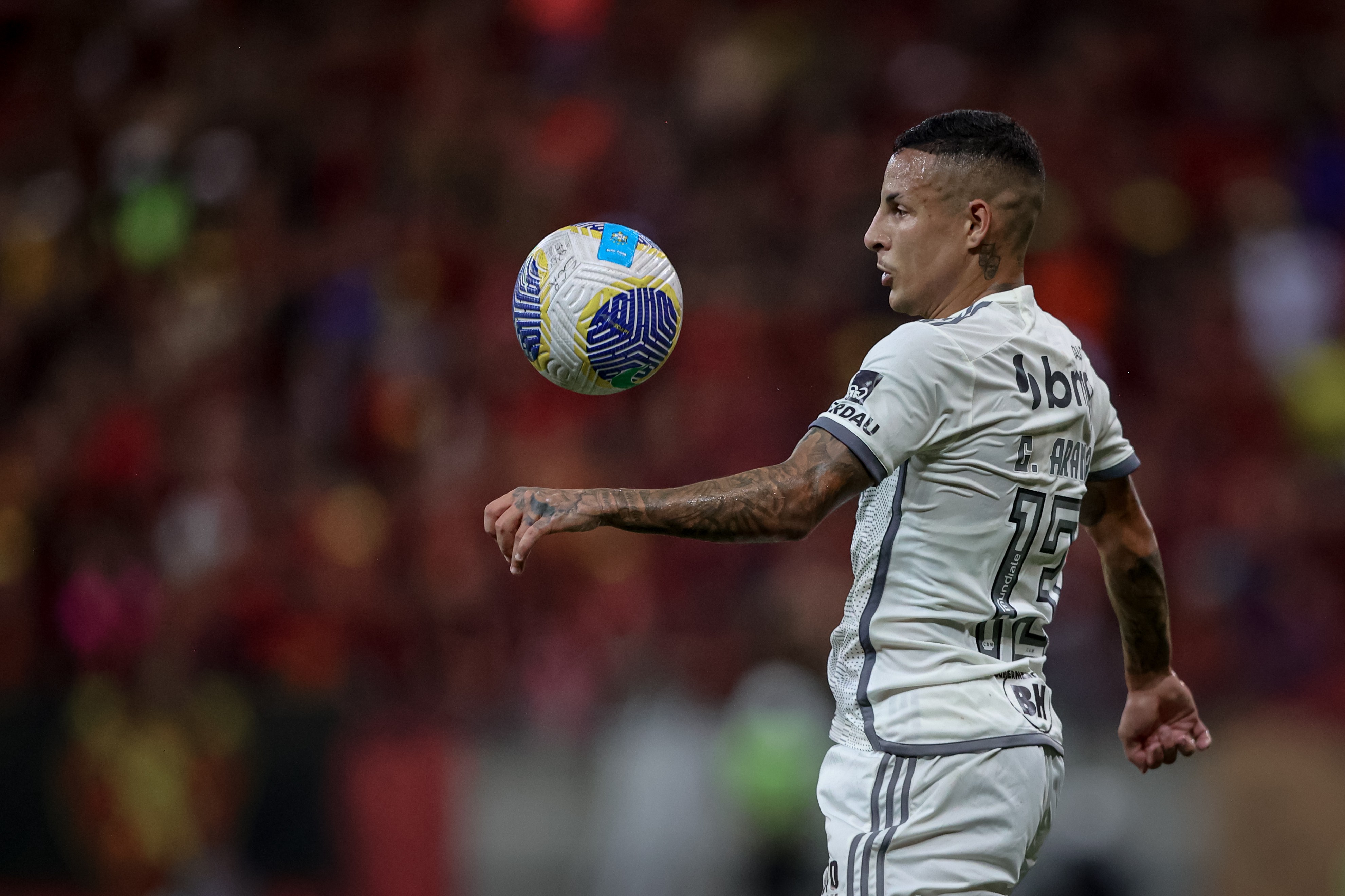 Após derrota do Atlético-MG, Arana dispara: "Colocar os pés no chão" | Ge