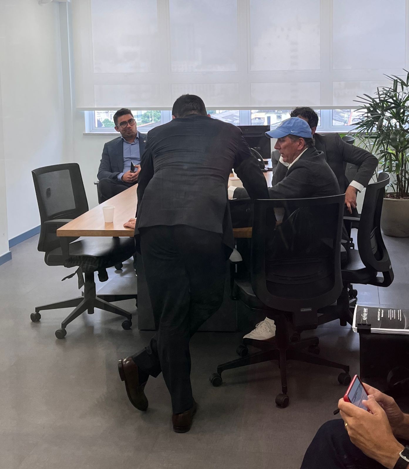 John Textor, do Botafogo, tem reunião no STJD, e vice-presidente adia ...