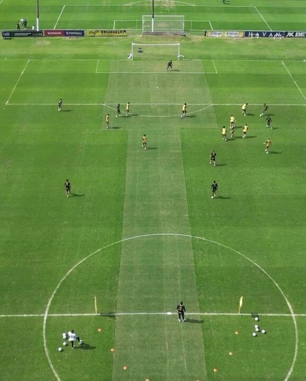 Neymar faz golaço em treino do Santos no CT Rei Pelé; assista | Ge